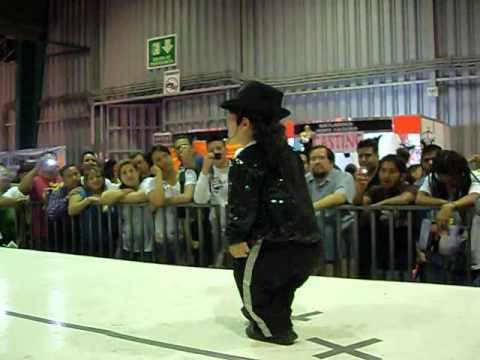 mini michael jackson en la expo parte 2 - YouTube