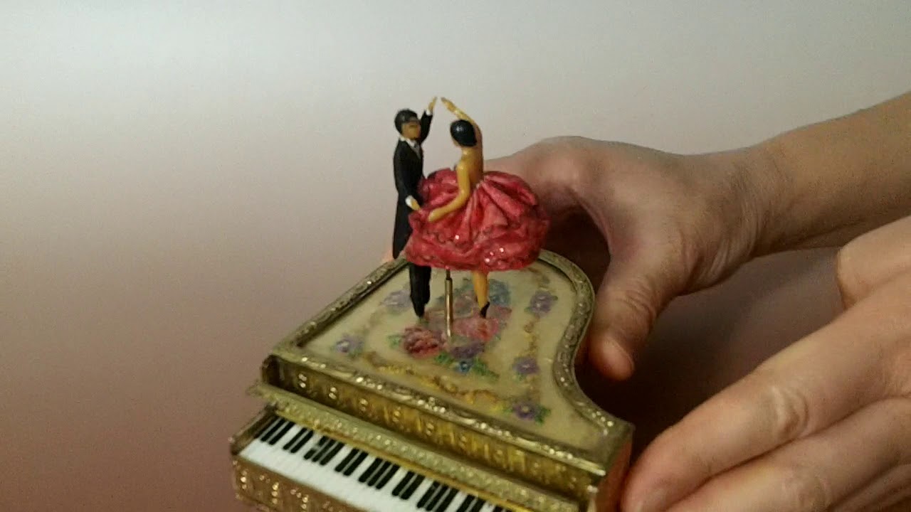 Vintage Reuge Dancing Automaton Music Box - YouTube