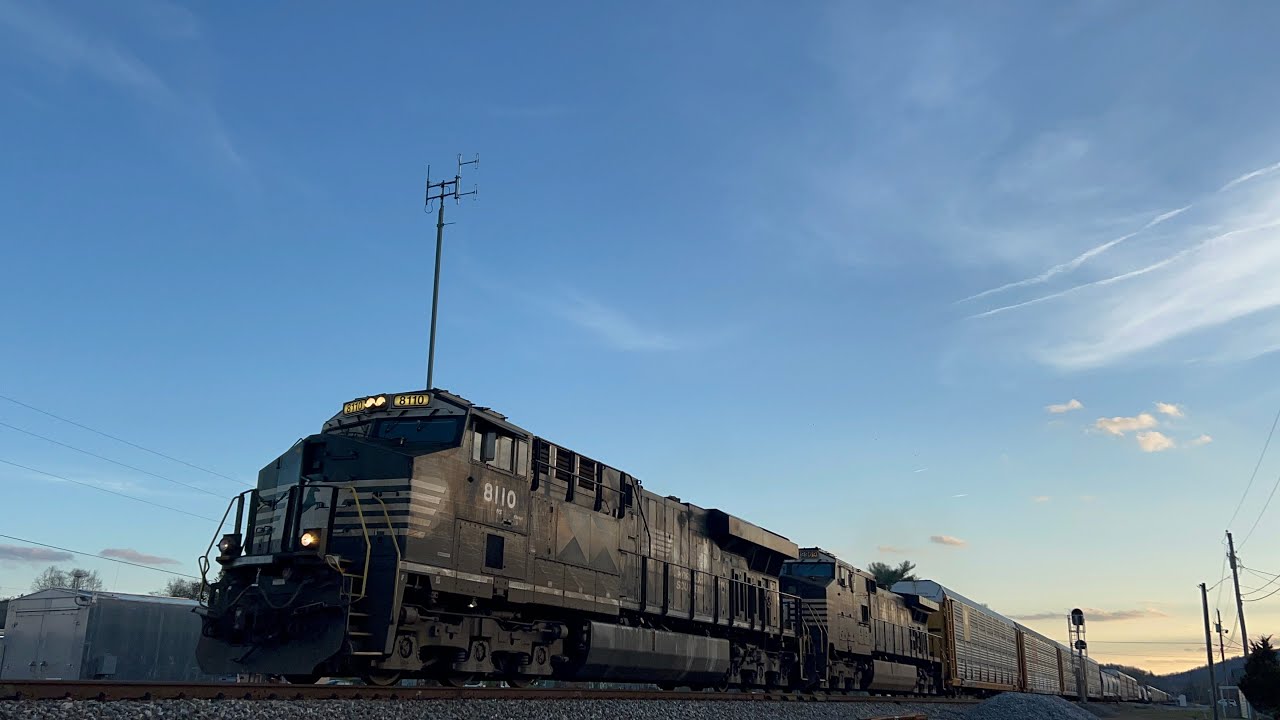 NS ES44AC 8110 Leads Manifest 168-10 on 3/10/23 - YouTube