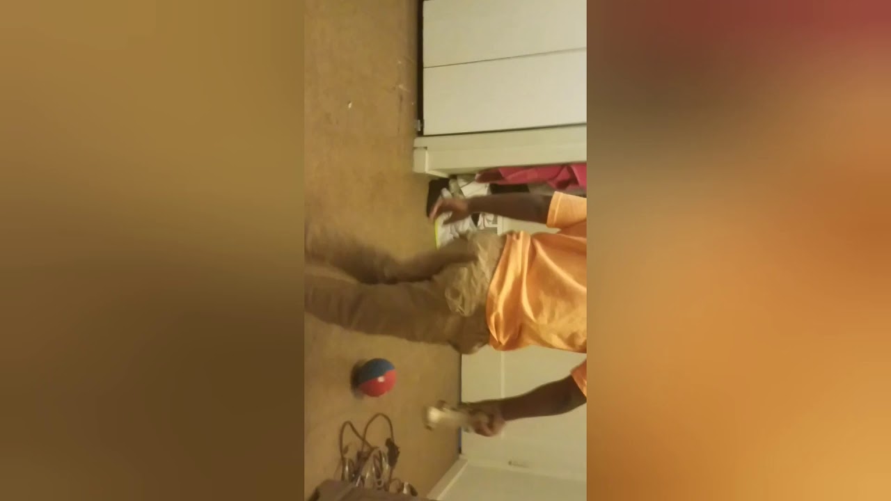 Kid rages at fortnite😳 - YouTube