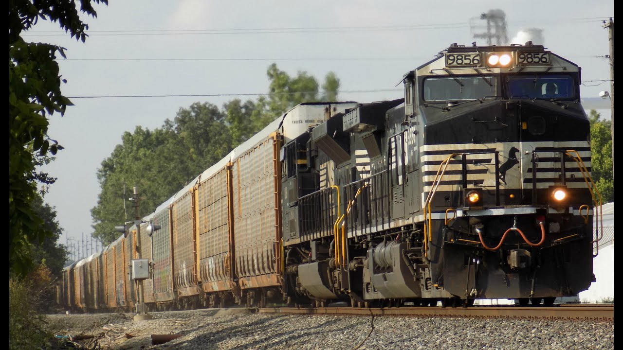 NS 9856 leads NS 289 south through Ossian - YouTube