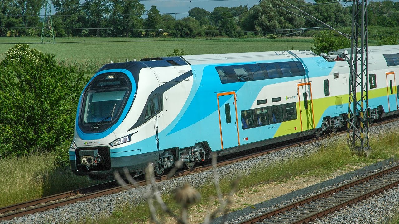 CRRC Demu2 on Velim test track - YouTube