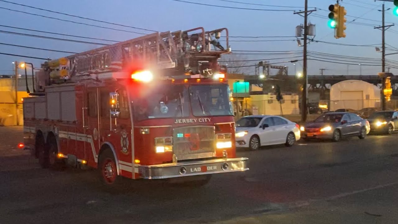 Jersey City FD Ladder 9 Responding From Temporary Firehouse - YouTube