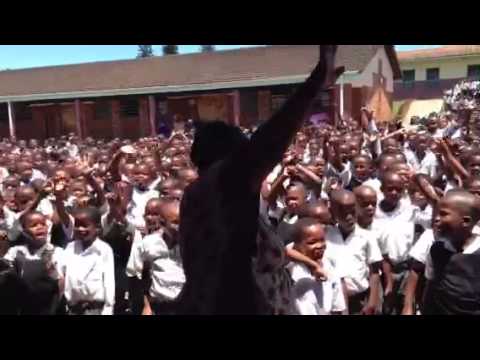 Ezase Afro visits Mandeni School - YouTube