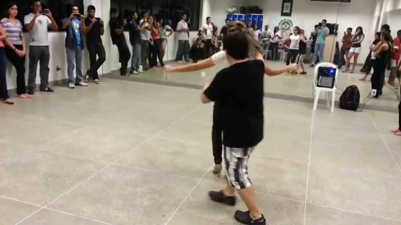 Danilo Batista e Hannah Freitas - Bachata - Dançar é Lazer - YouTube
