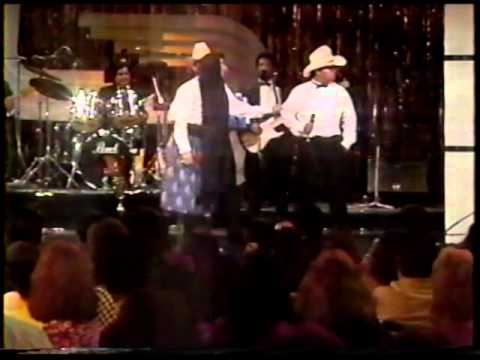 Witchy Band en Los Comediantes Televisa 1990 - YouTube
