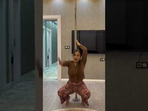 Melek Azad dans direği - YouTube