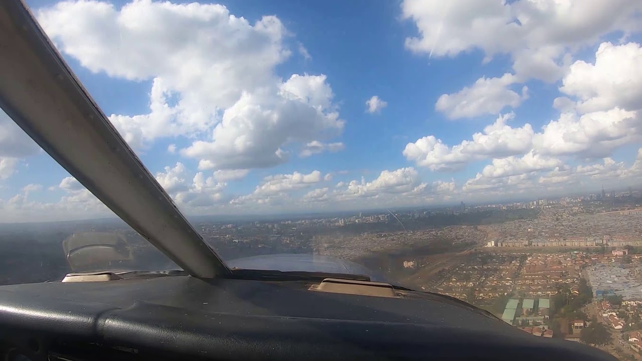 APPROACH TO RUNWAY 14 HKNW FROM WANGURU - YouTube