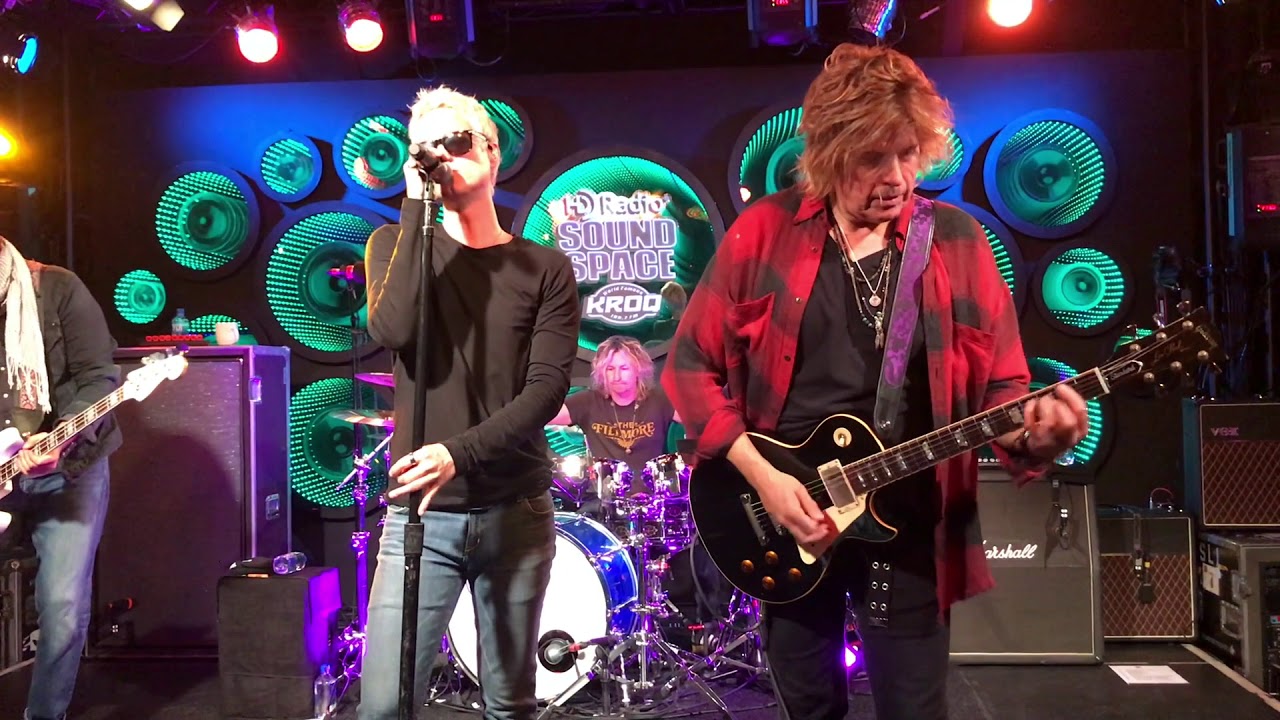 Stone Temple Pilots - Plush live at HD Radio Sound Space 3/23/18 - YouTube