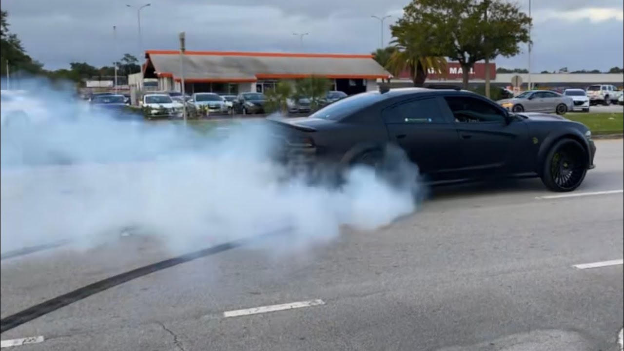 I WENT CRAZY IN LIFE OF COREY WIDEBODY HELLCAT CHARGER ON 26S - YouTube