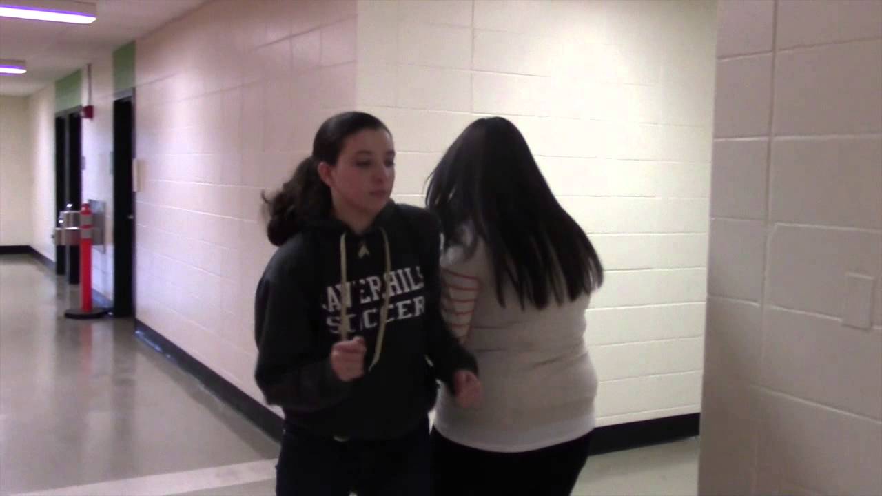 How to walk right - YouTube