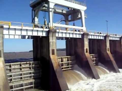 Jim Woodruff Lock and Dam in Chattahoochee, FL - YouTube