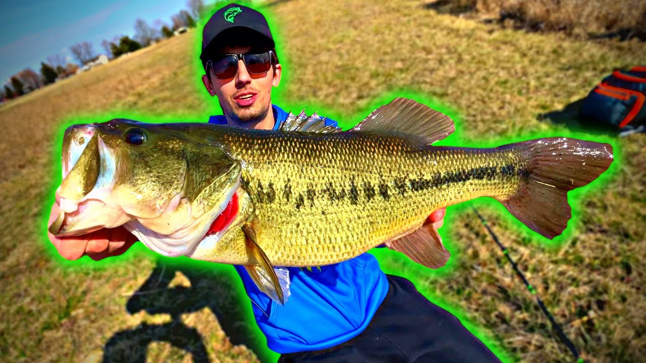 Early Spring GIANTS!! How to Catch HUGE Pre Spawn Bass!! - YouTube