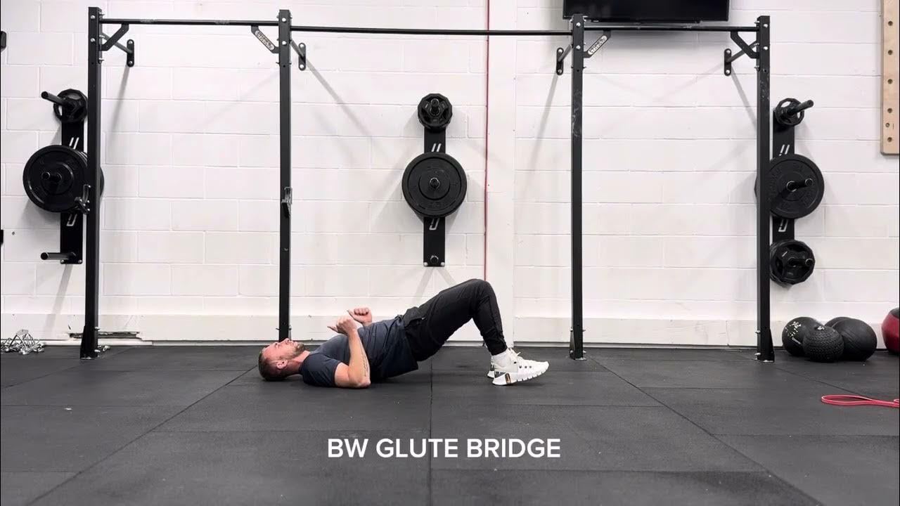MOVEMENT EXECUTION: BW GLUTE BRIDGE - YouTube