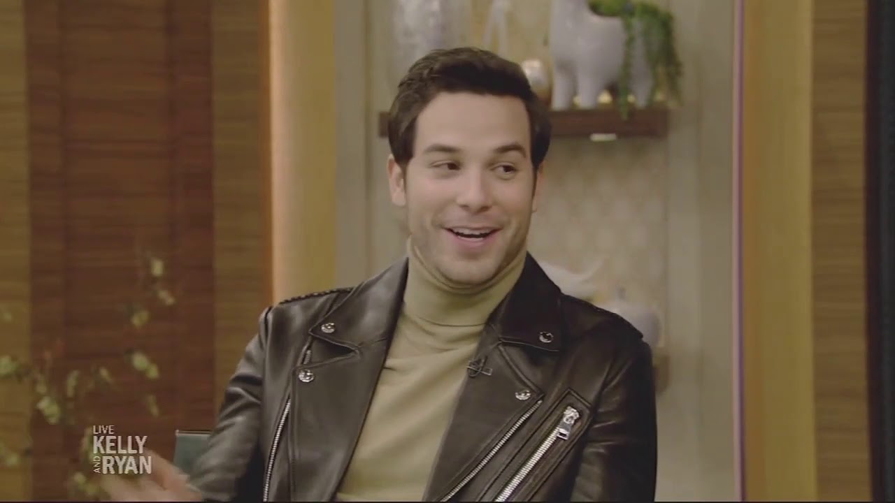 Skylar Astin Wants to Return to Broadway - YouTube