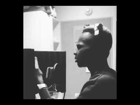 Watch Duncan Skuva Preview NEW SONGS - YouTube
