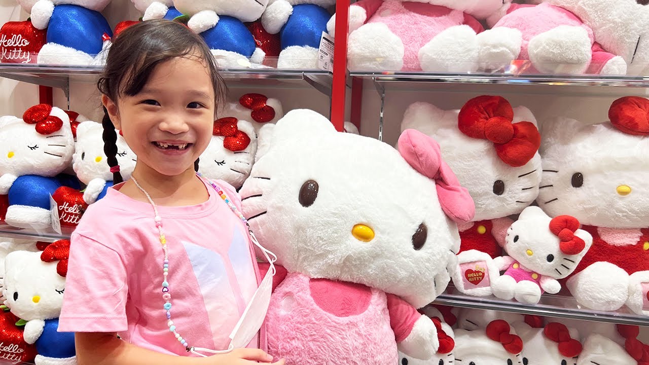 Tour inside Sanrio Gift Gate Store in Asakusa Tokyo | 4K - YouTube