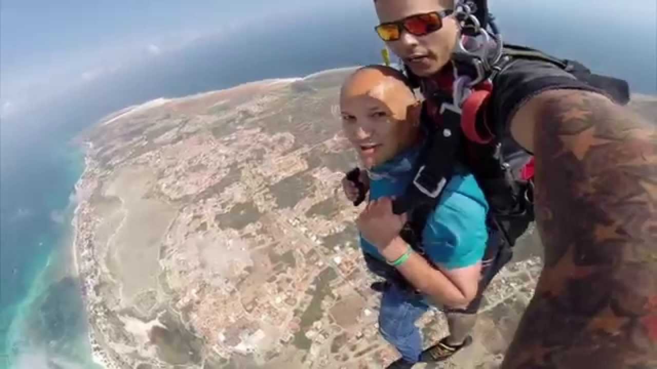 Alex Ponson a bai Sky Dive riba su Birthday - YouTube