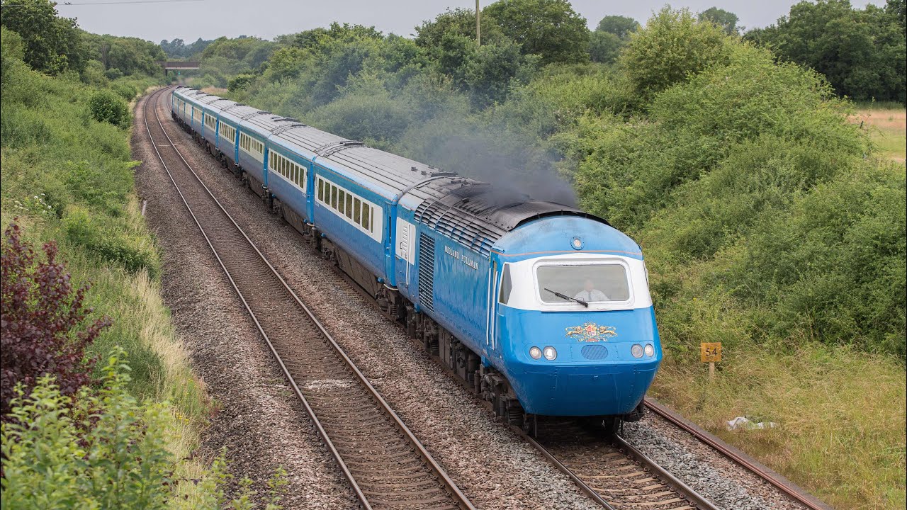 LSL Blue Pullman HST through Newbury 09/07/2024 - YouTube