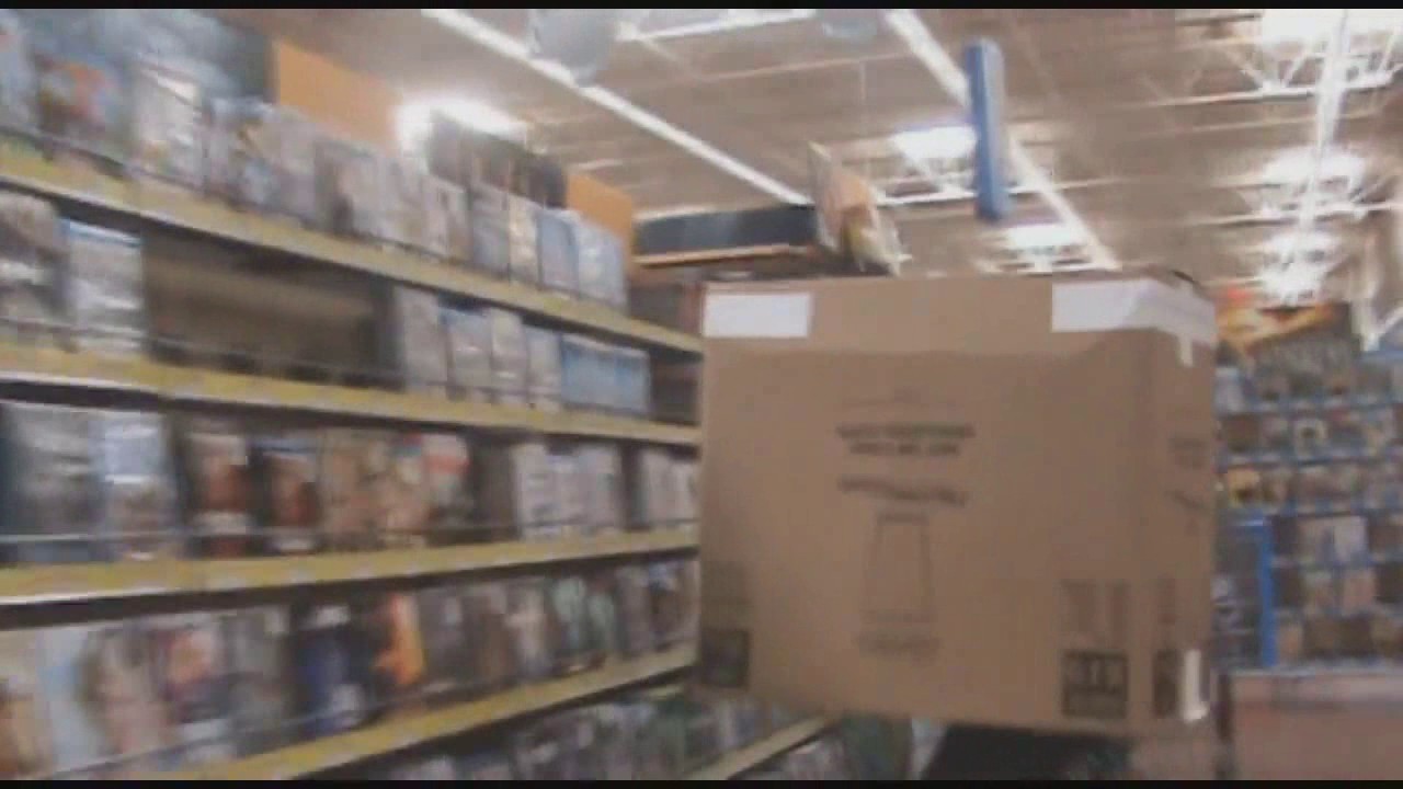 Adventures of Solid Snake and the cardboard Box - YouTube
