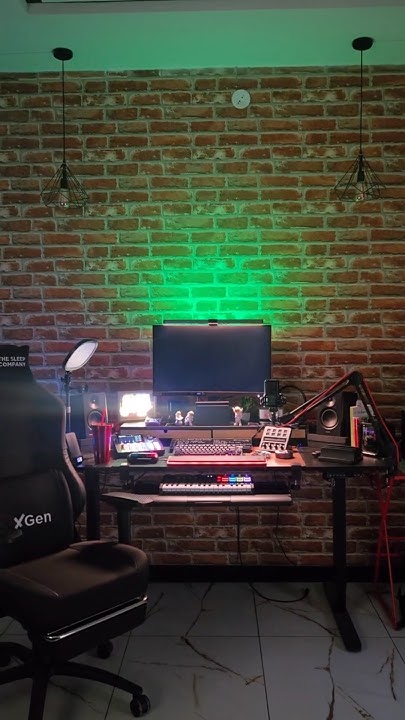 The ultimate Desk setup for your home studio - YouTube