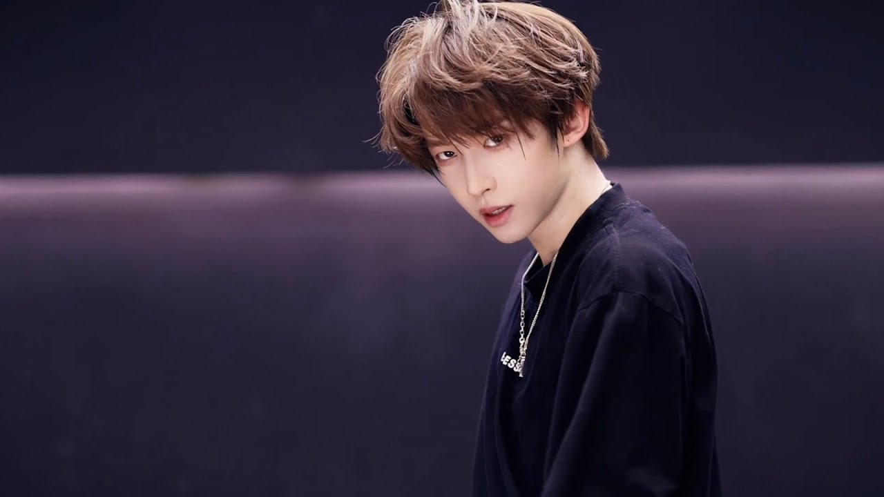 Move dance cover by Liu Yu | 刘宇翻跳Move - YouTube