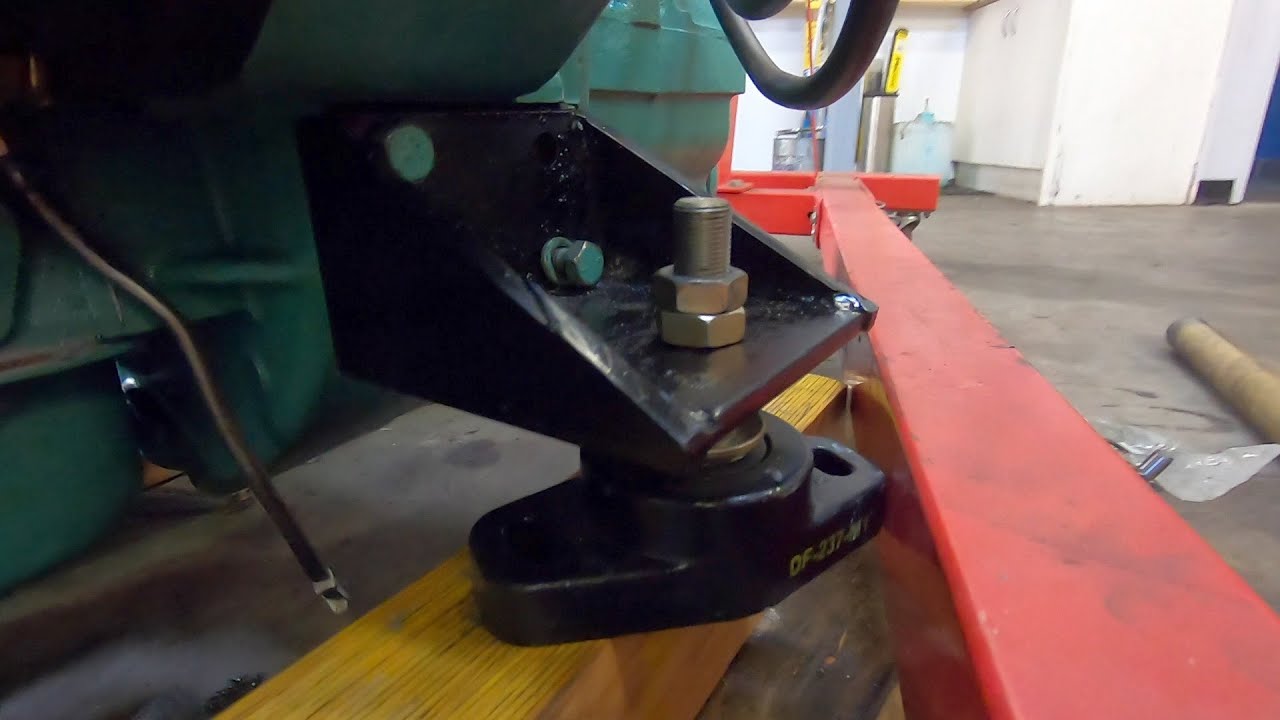 Making the engine mounts - YouTube