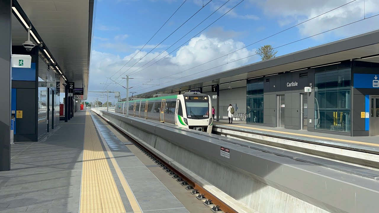 Trains (and some buses) along the Inner Armadale Line - YouTube