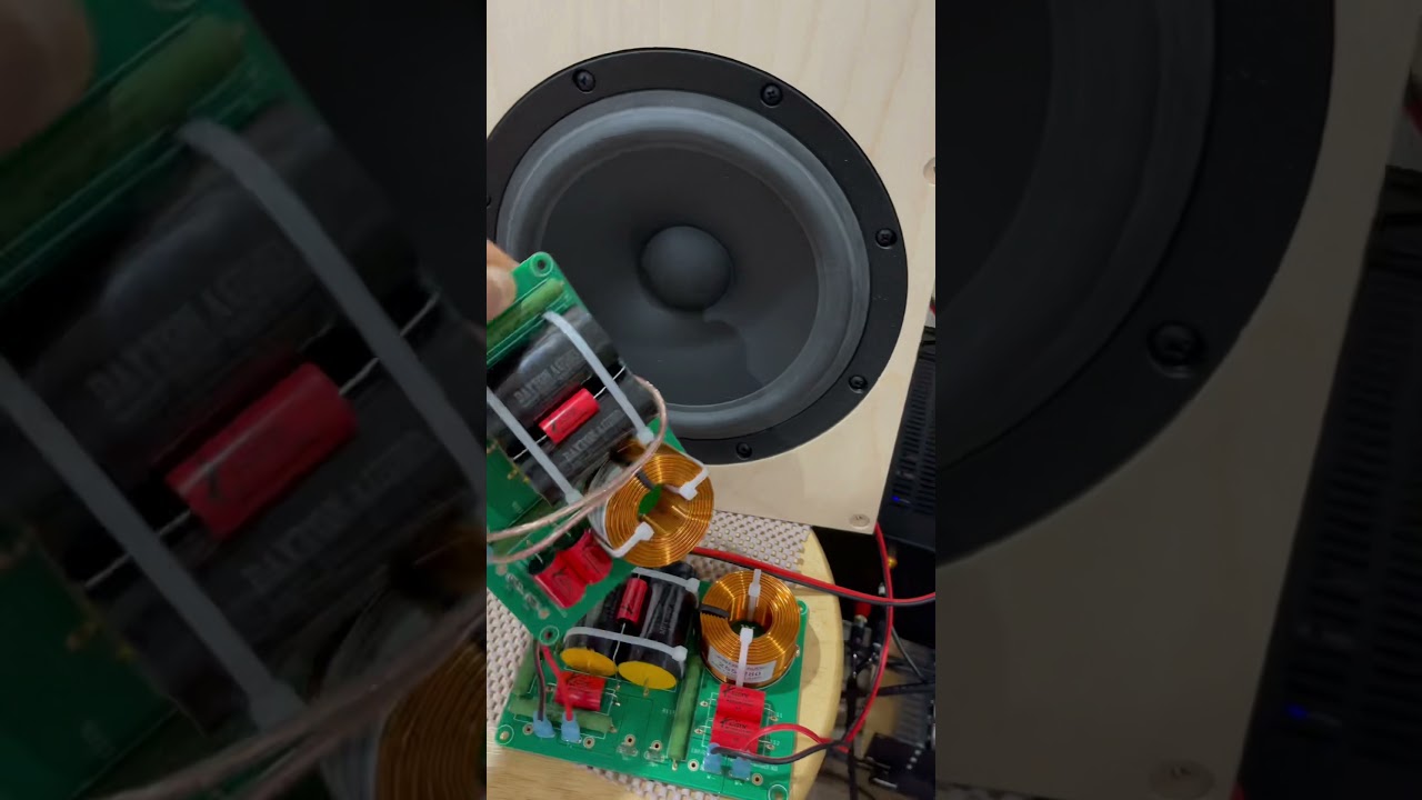 Demonstration of Inductor Crosstalk in a Crossover - YouTube