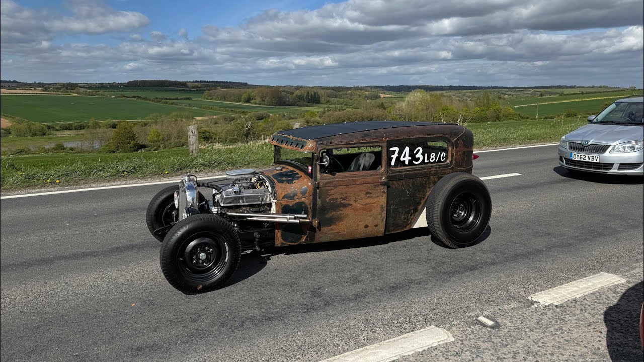 Hot rod ride to the Sunday scramble - YouTube