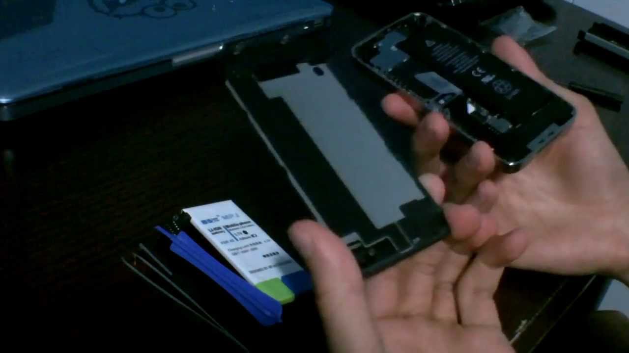 How to Replace an iPhone 4S battery - YouTube