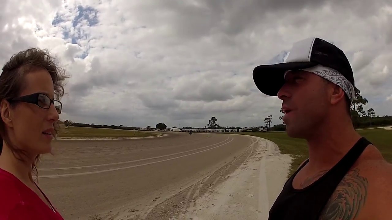 Horse racing with jog cart - YouTube