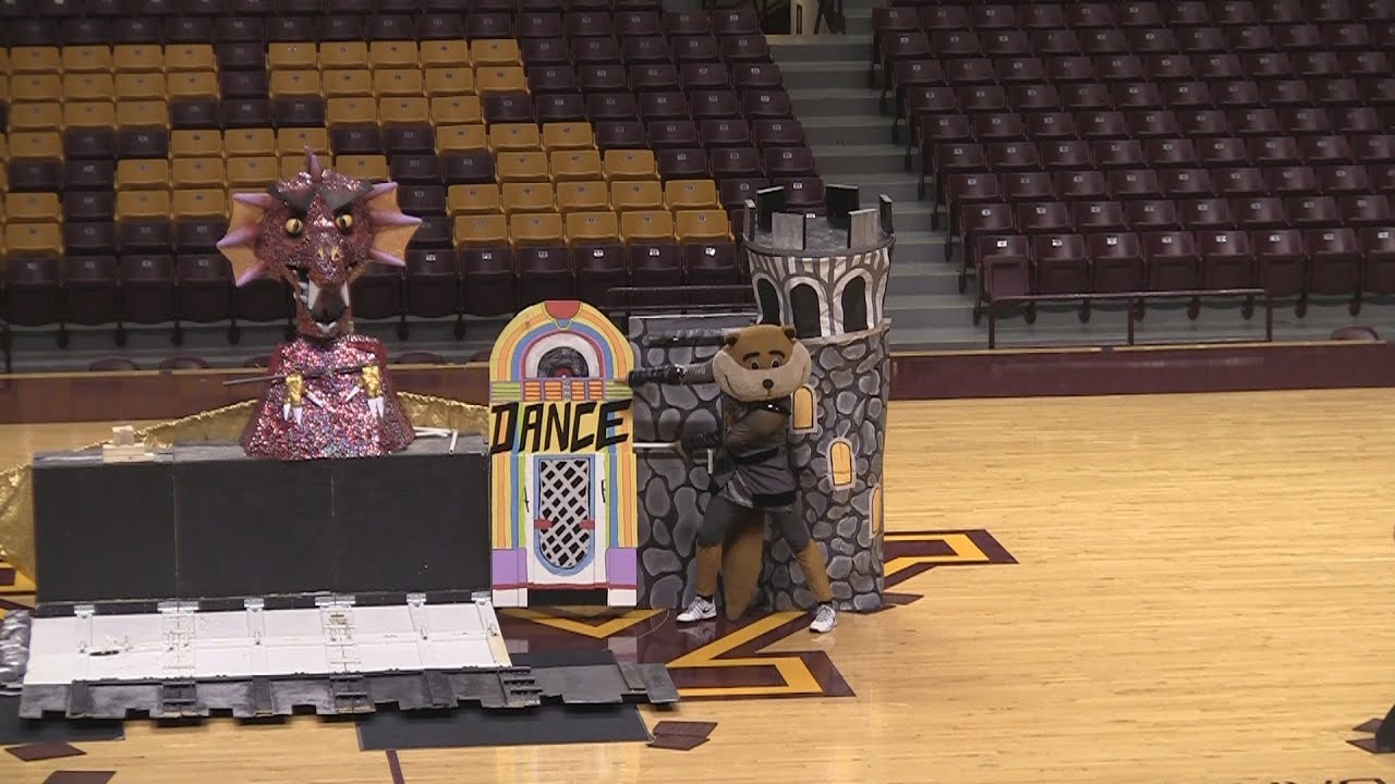 Goldy Gopher at 2016 Best of the Best Show - YouTube