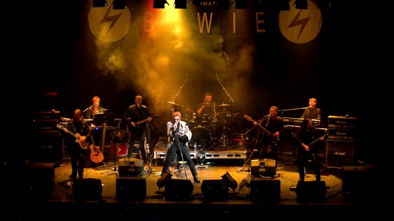 Ultimate Bowie - Little Wonder - YouTube