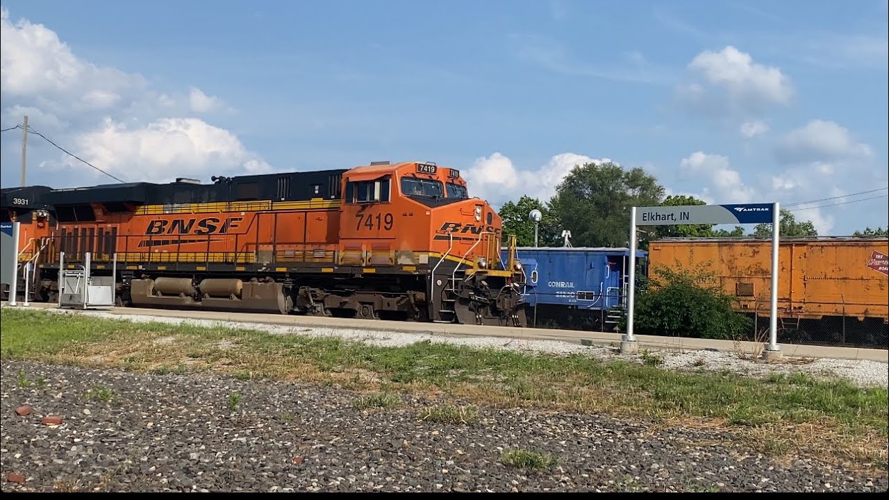 BNSF 7419 and 3931 on a hot shot intermodal, Elkhart,Indiana - YouTube