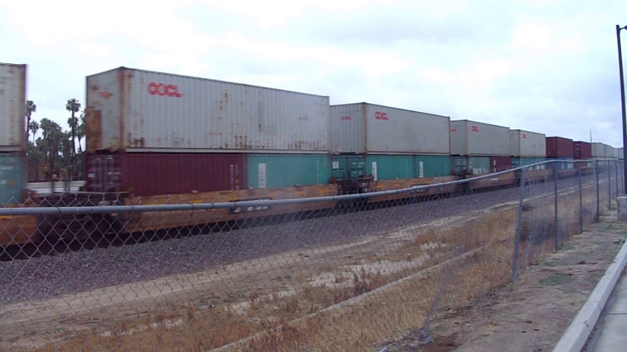 BNSF 4040 Westbound Stack Train (W/ One DPU Engine At The End) - Riverside, CA USA 5/10/2019 ...