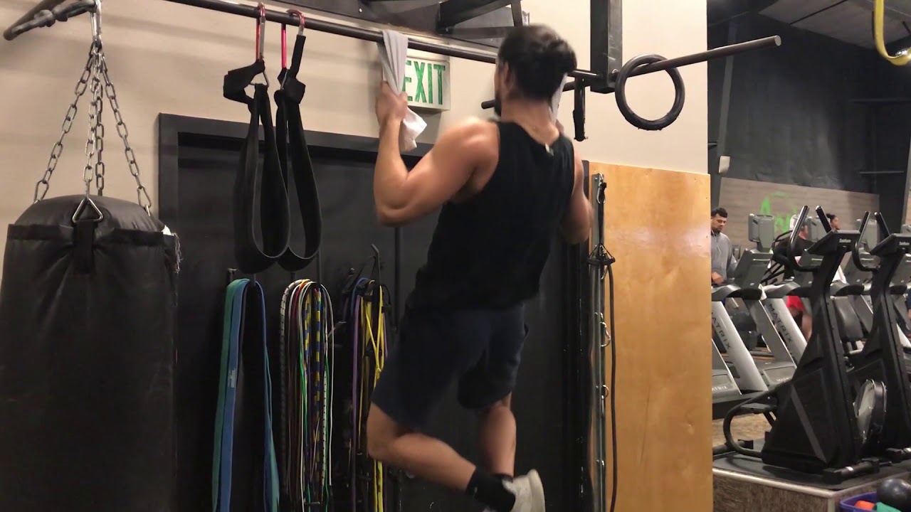 Towel Pull-up - YouTube