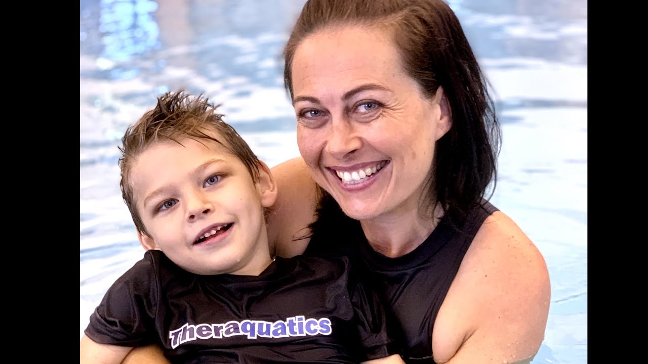 Aquafit Square Float with seat / Extra Small - YouTube