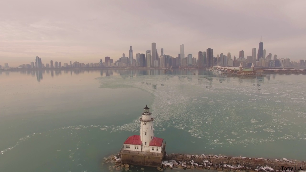 Chicago River Lighthouse - YouTube