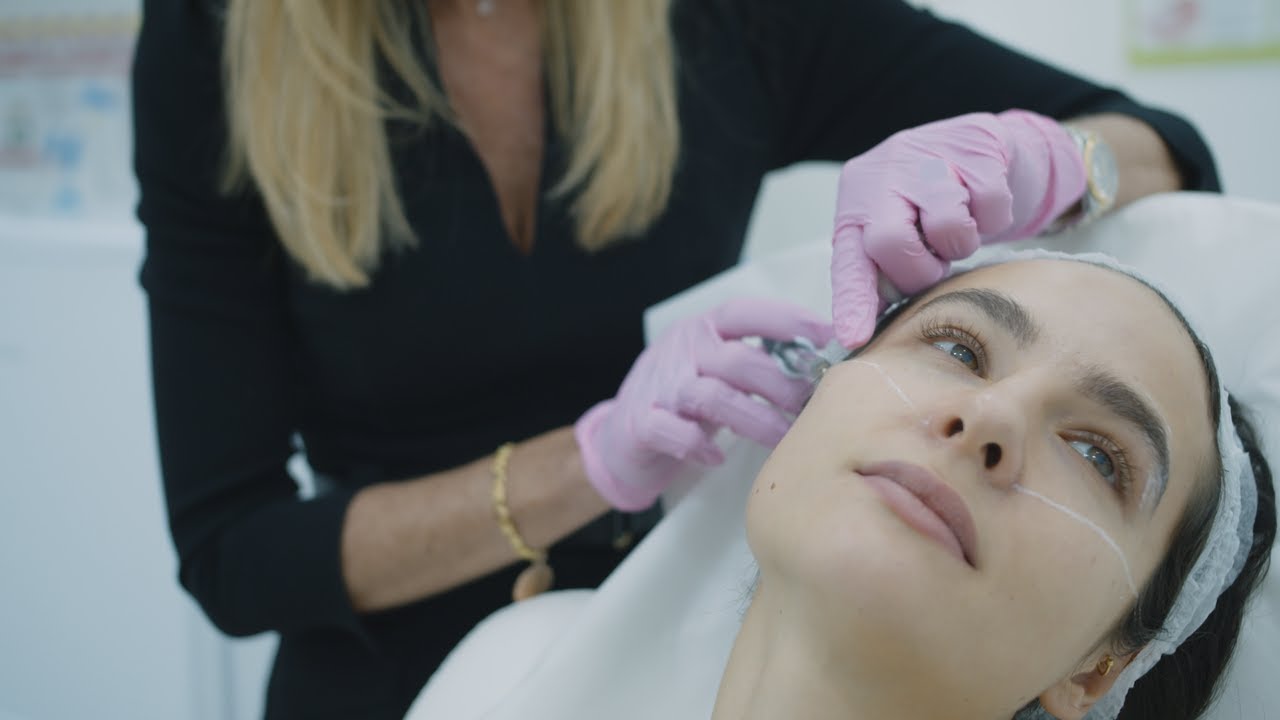 Dr Leah reveals cheek filler technique/cheek fillers treatment. Watch ...