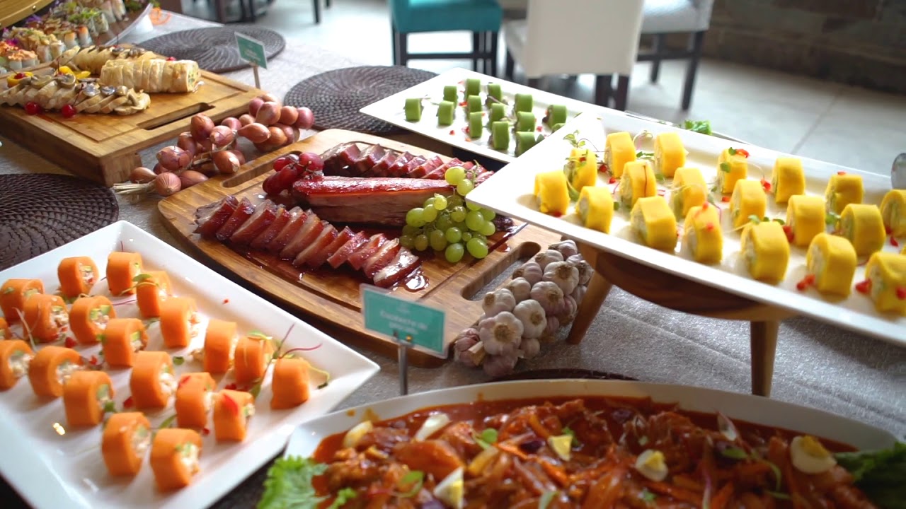 Almuerzo Buffet - YouTube