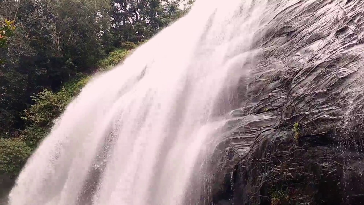 Chelavara water falls- Virajpet- Coorg - YouTube