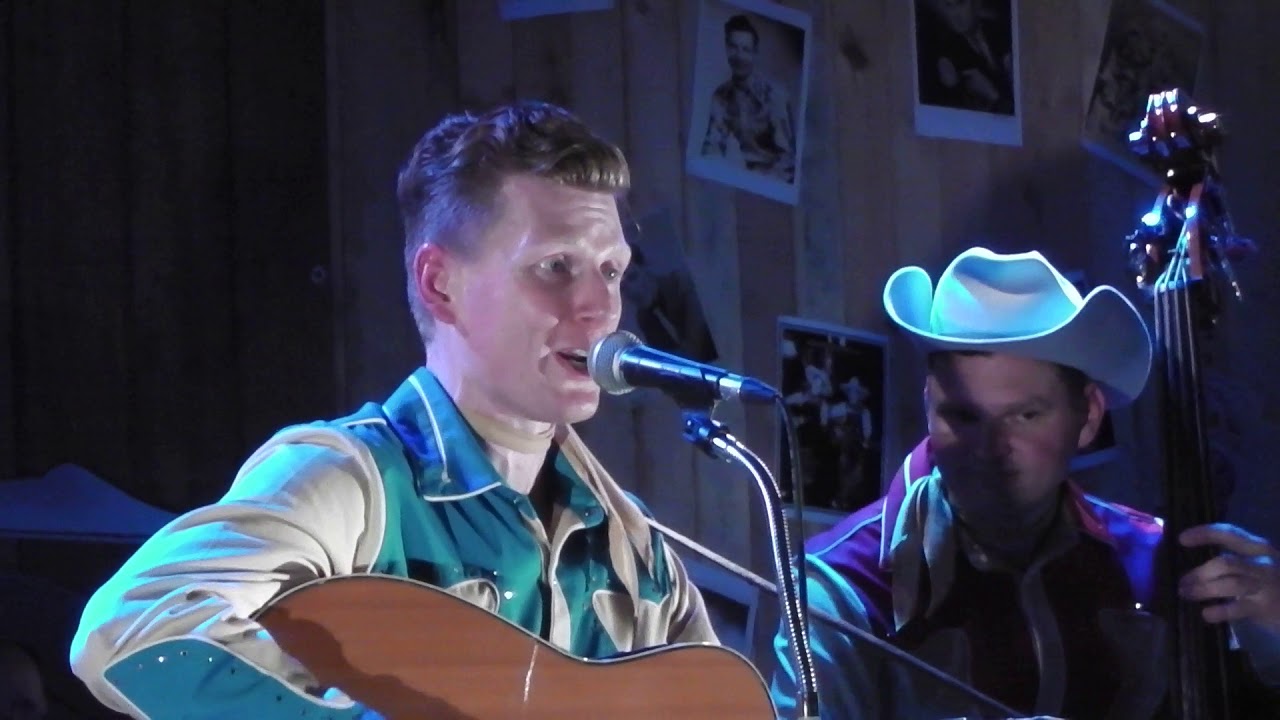 The Country Side of Harmonica Sam - The Race Is On - YouTube