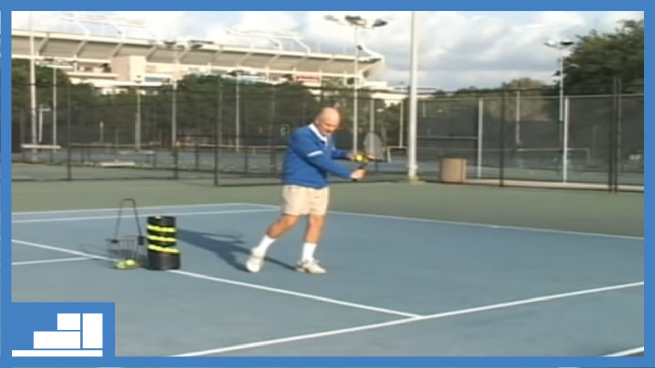 065 One Handed Backhand Groundstroke Demonstration On Court - YouTube