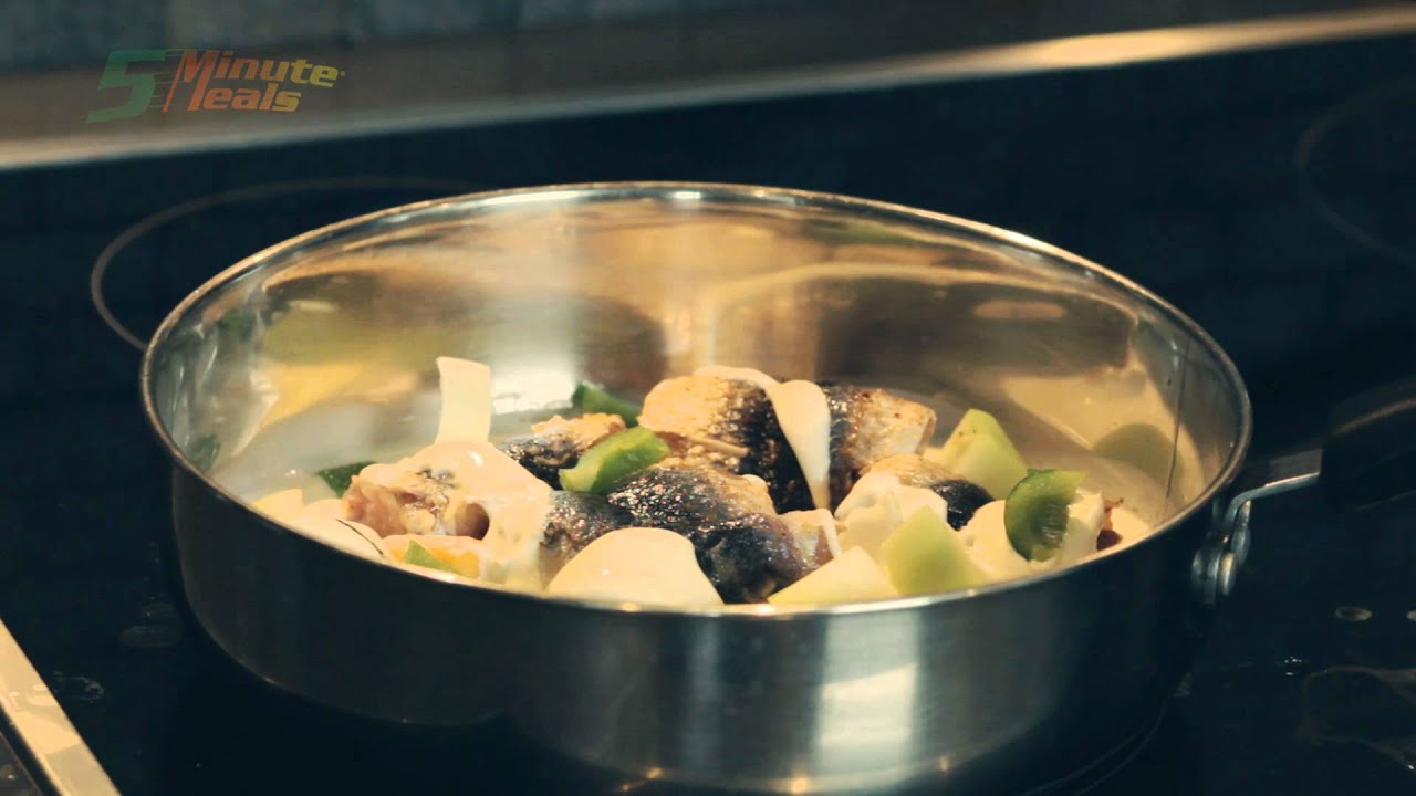 STUFFED FLYING FISH WITH HERB POTATOES,on FIVE MINUTE MEALS. - YouTube