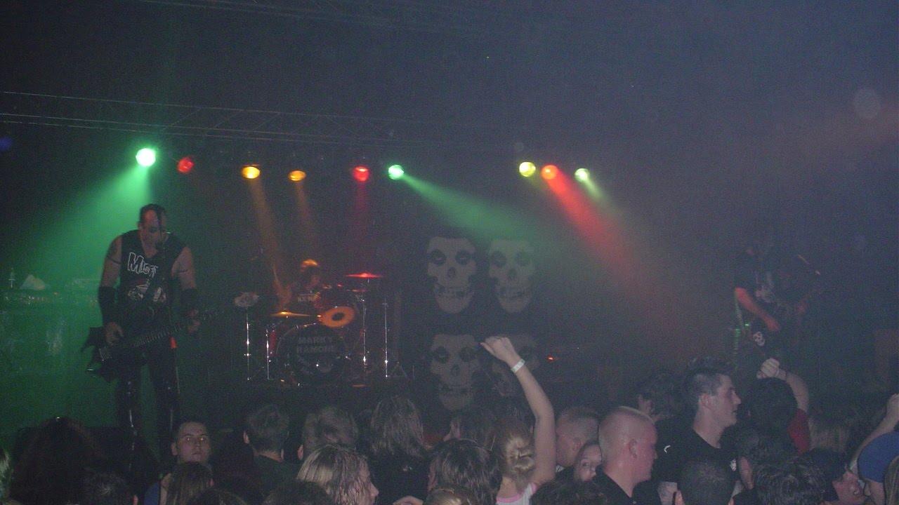 The Misfits 052204 Live At The Phantasy Theatre in Lakewood, Ohio - YouTube