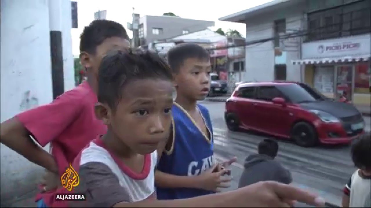 Filipino Street Children Begging The Life Of Street Children In The