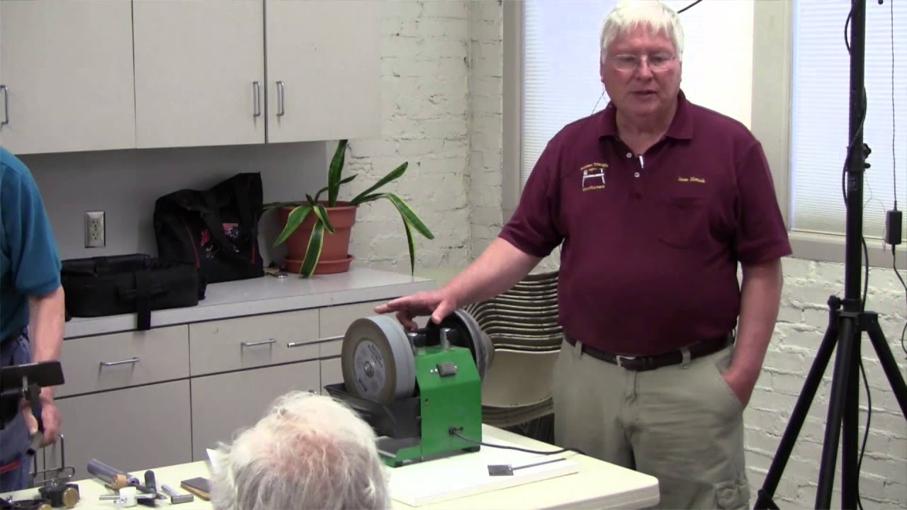 Sharpening your wood turning tools - YouTube