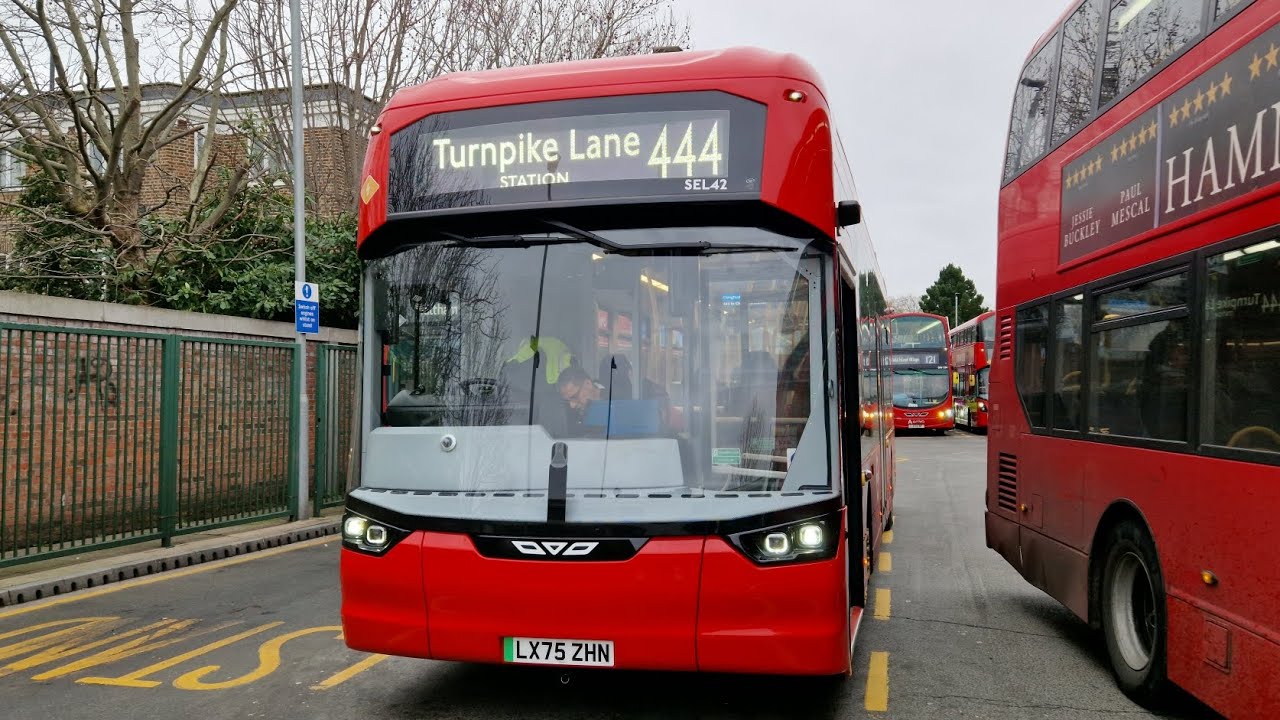FULL KITE JOURNEY | LONDON BUS 444 TURNPIKE LANE STATION - CHINGFORD ...