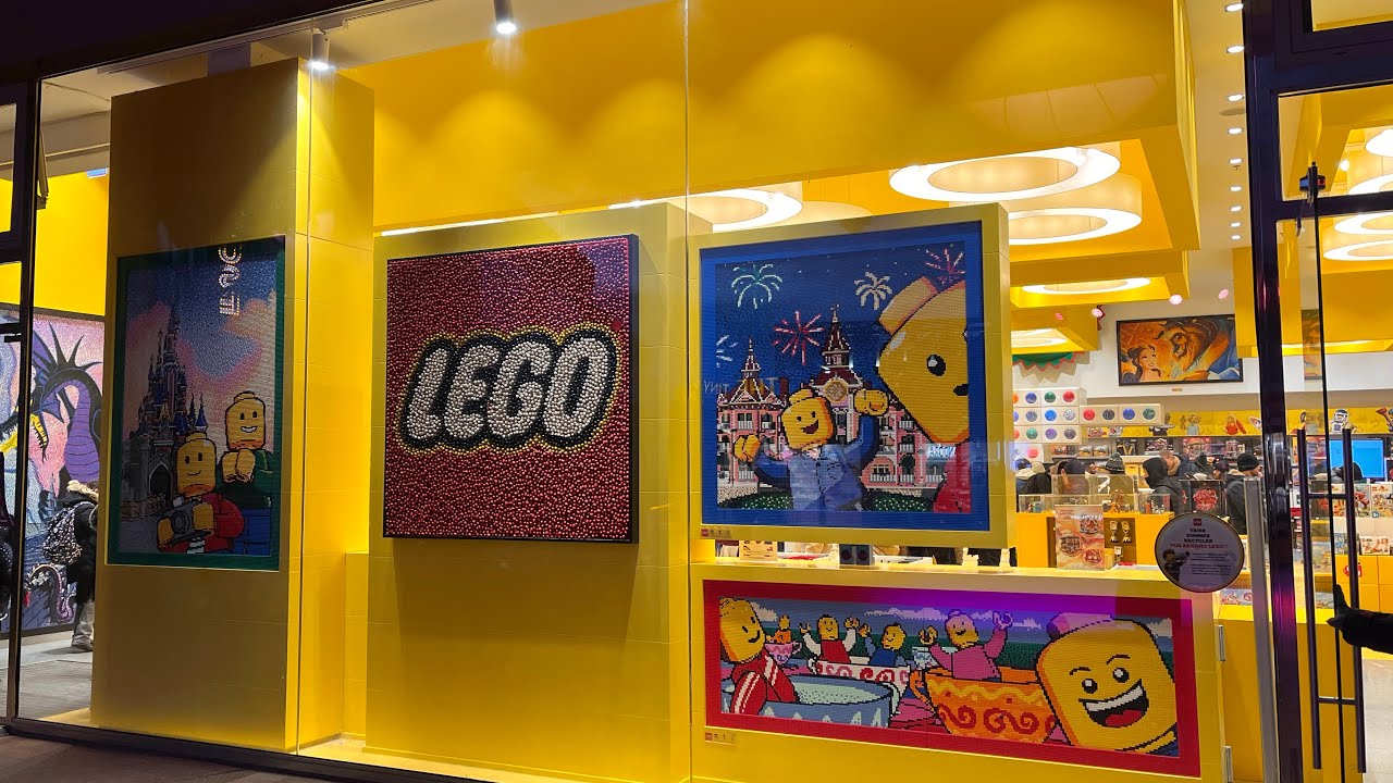 Tour at the Lego Store - Disneyland Paris - YouTube